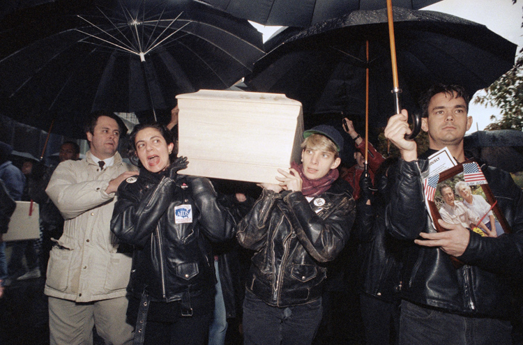 George H.W. Bush’s record: Nothing to celebrate – People's World