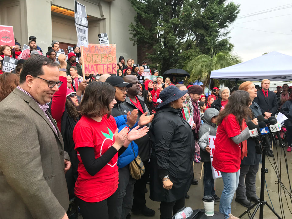 L.A. students back teachers; won’t let billionaires kill public ...