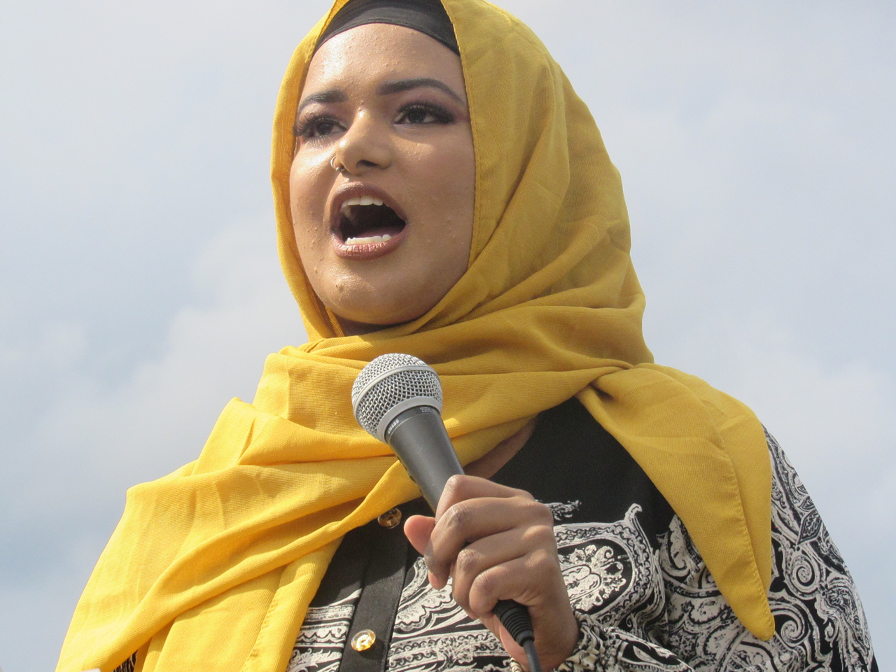 “Human beings, not robots”: Amazon workers strike in Shakopee, Minn ...