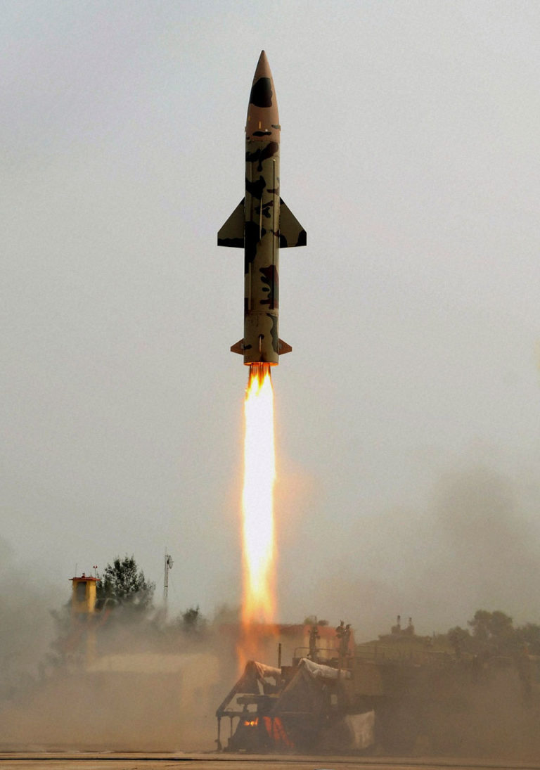 Nuclear-armed India and Pakistan move closer to war after Kashmir ...