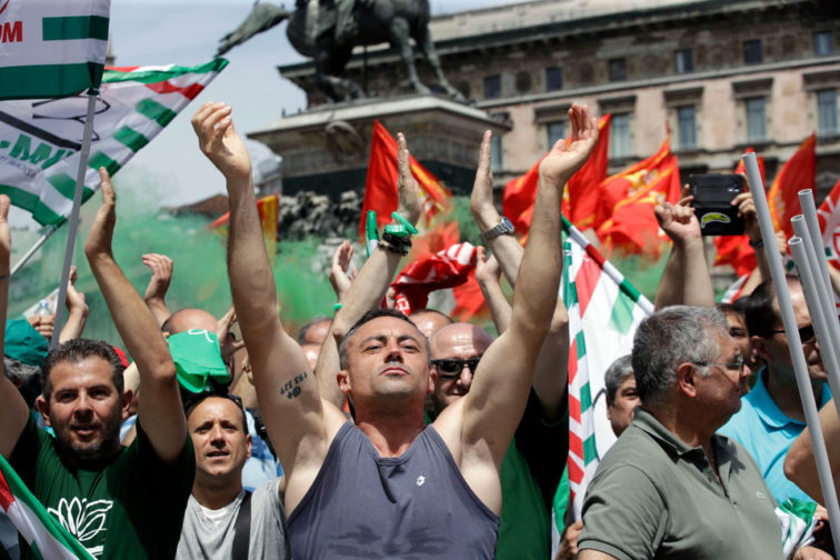 Italian government collapses after the right turns chaos into crisis ...