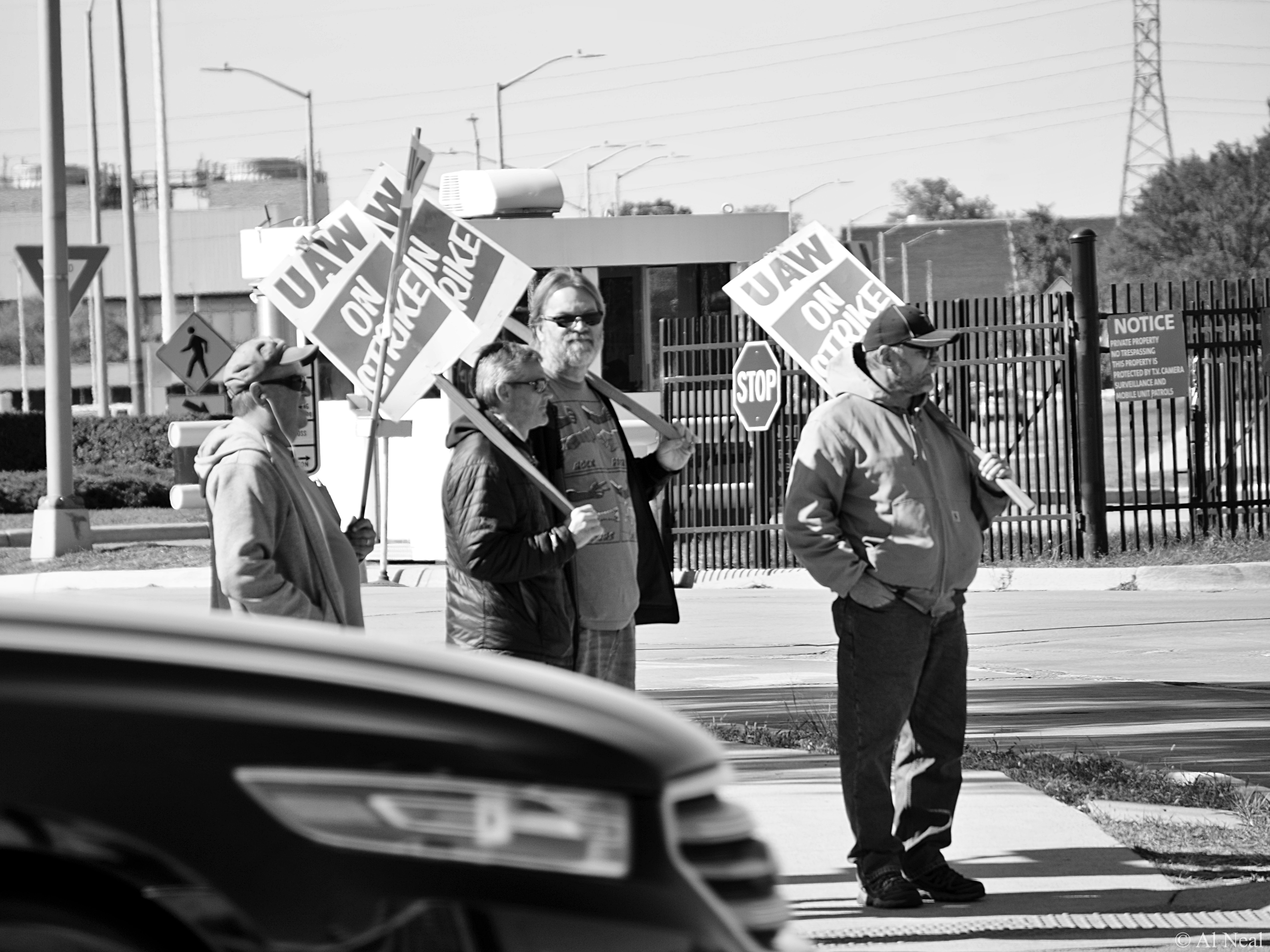 Auto worker resolve in long strike key to contract gains – People's World