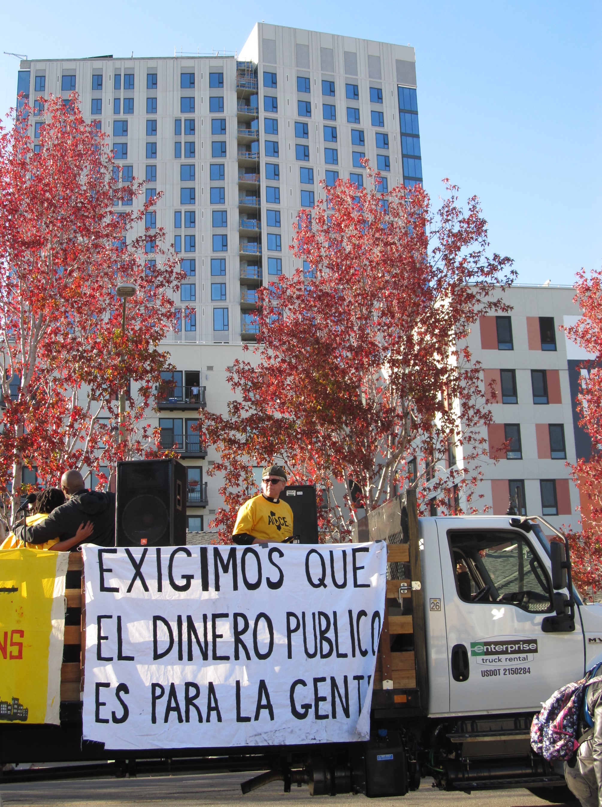 Oaklanders march against homelessness and displacement – People's World
