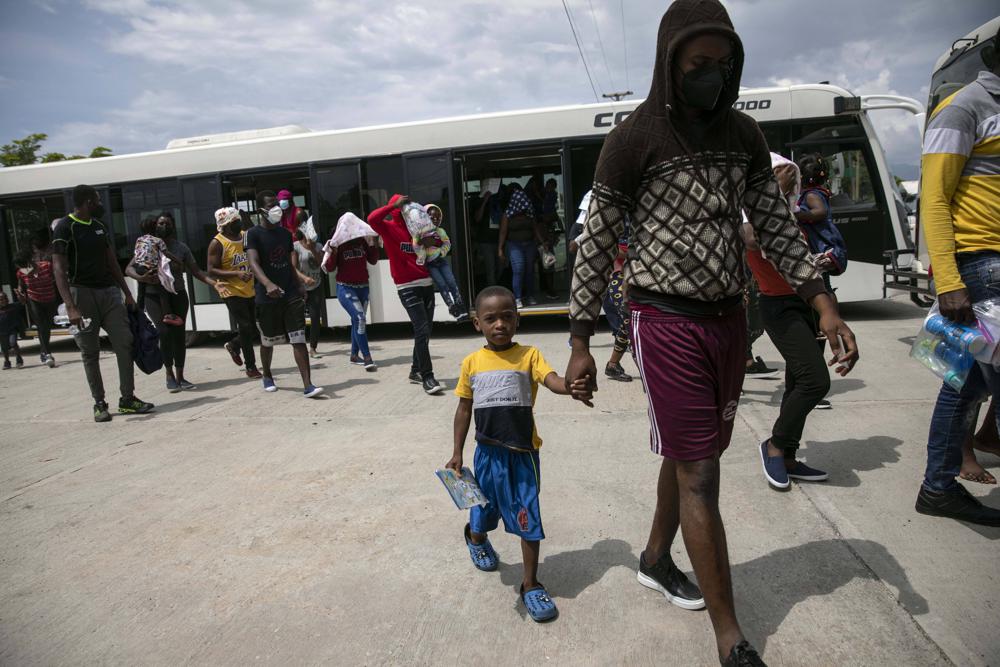 Organized labor denounces violent expulsion of Haitian migrants ...