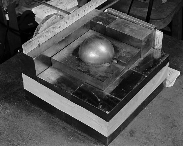 Nuclear weapons monitors demand environmental review of new bomb ...