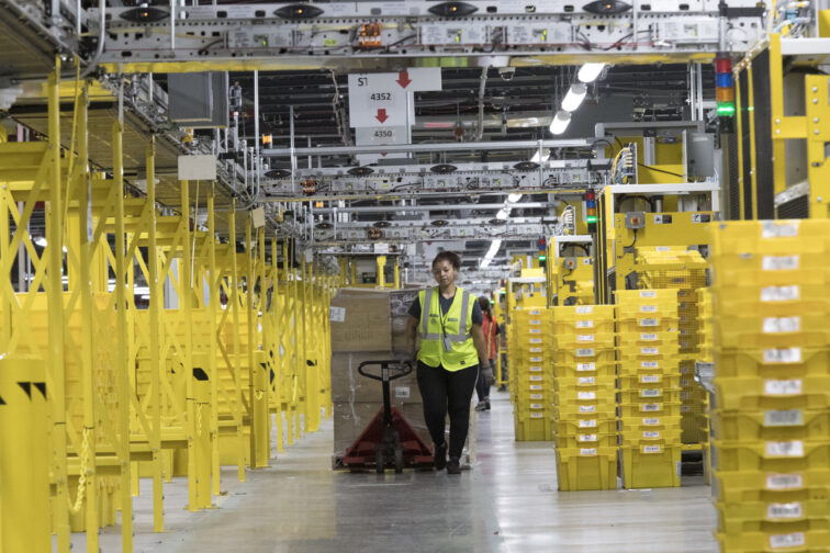 Workers cite awful conditions inside Amazon’s monstrous Staten Island ...