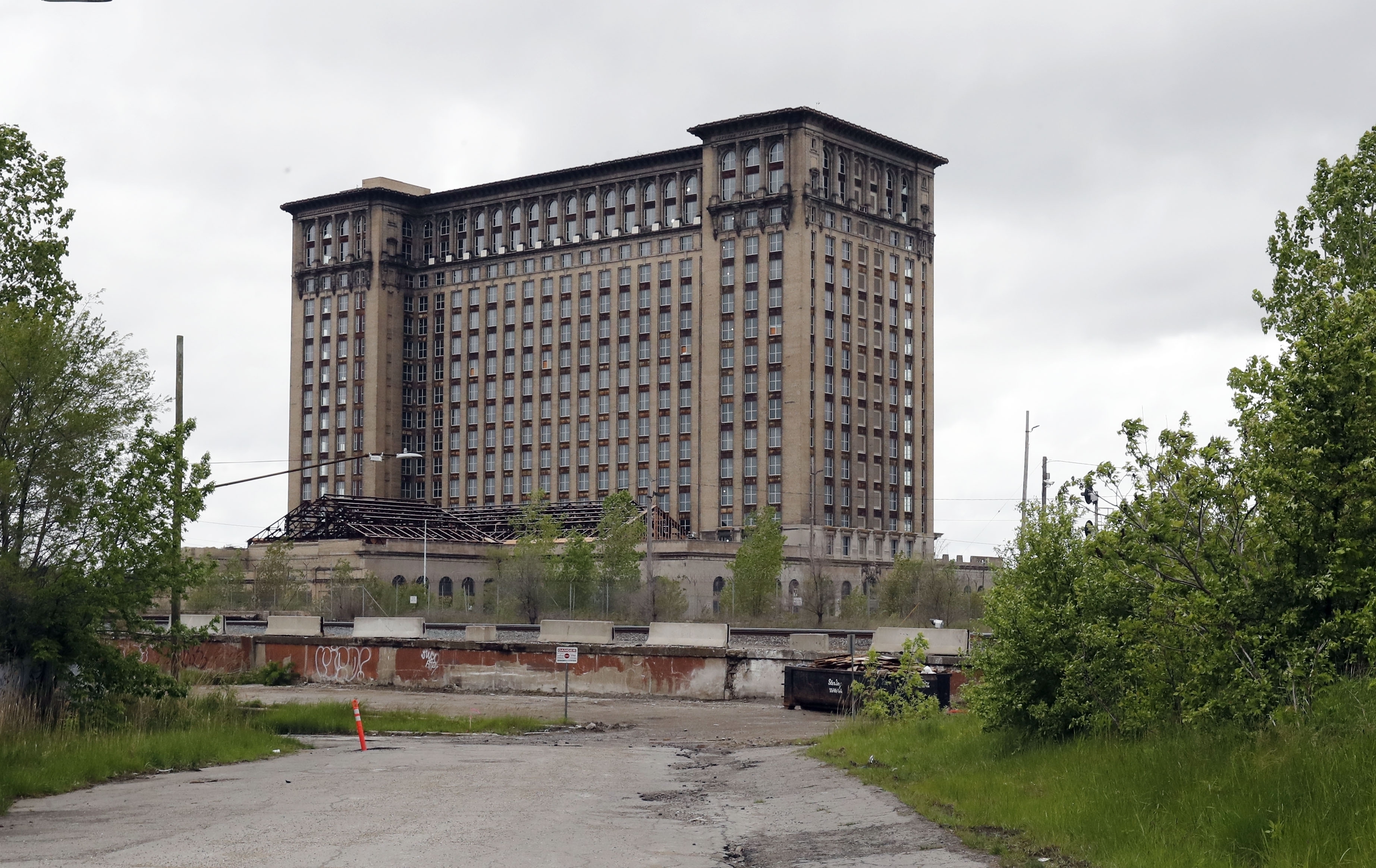 Tale of Two Detroits: Electric vehicle roads for some, oil refineries ...
