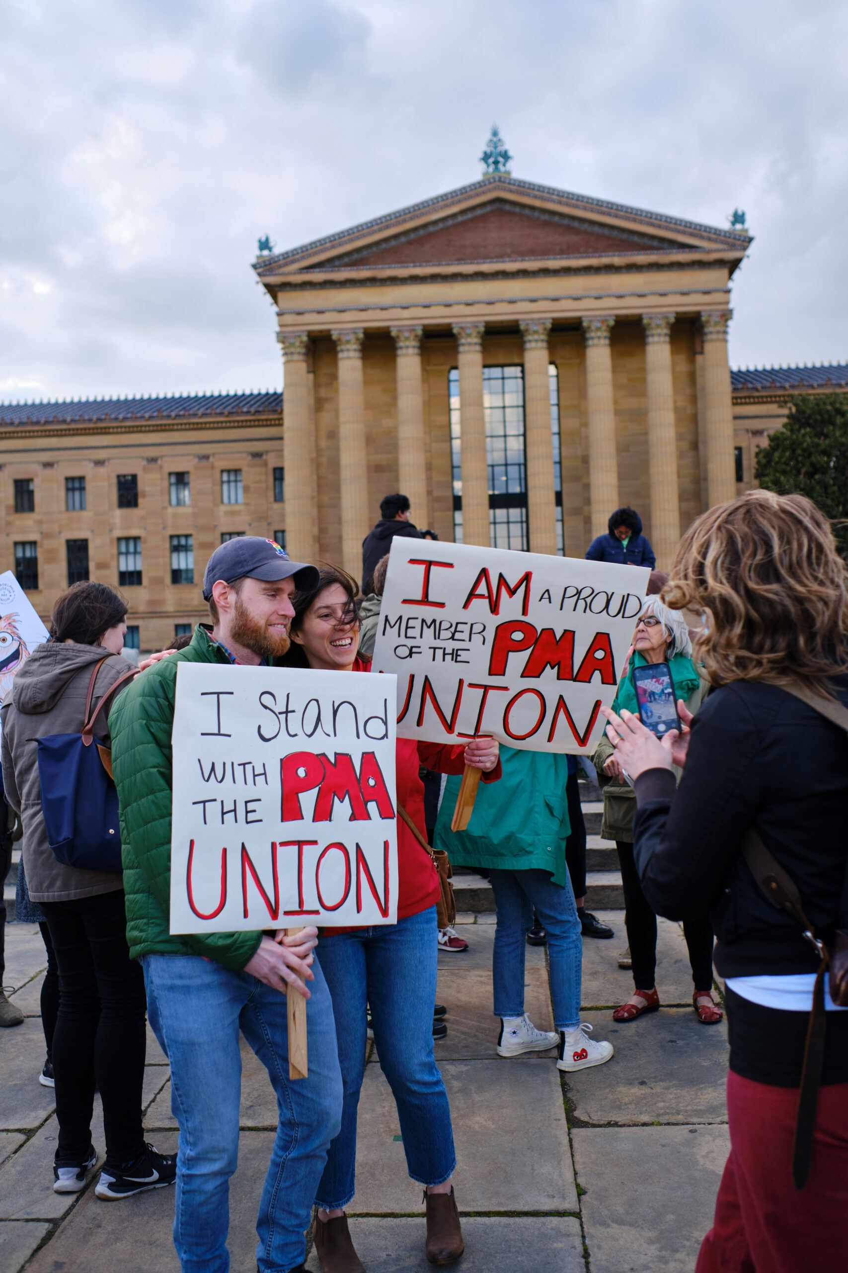 Hundreds rally to support Philadelphia Museum of Art workers’ contract ...