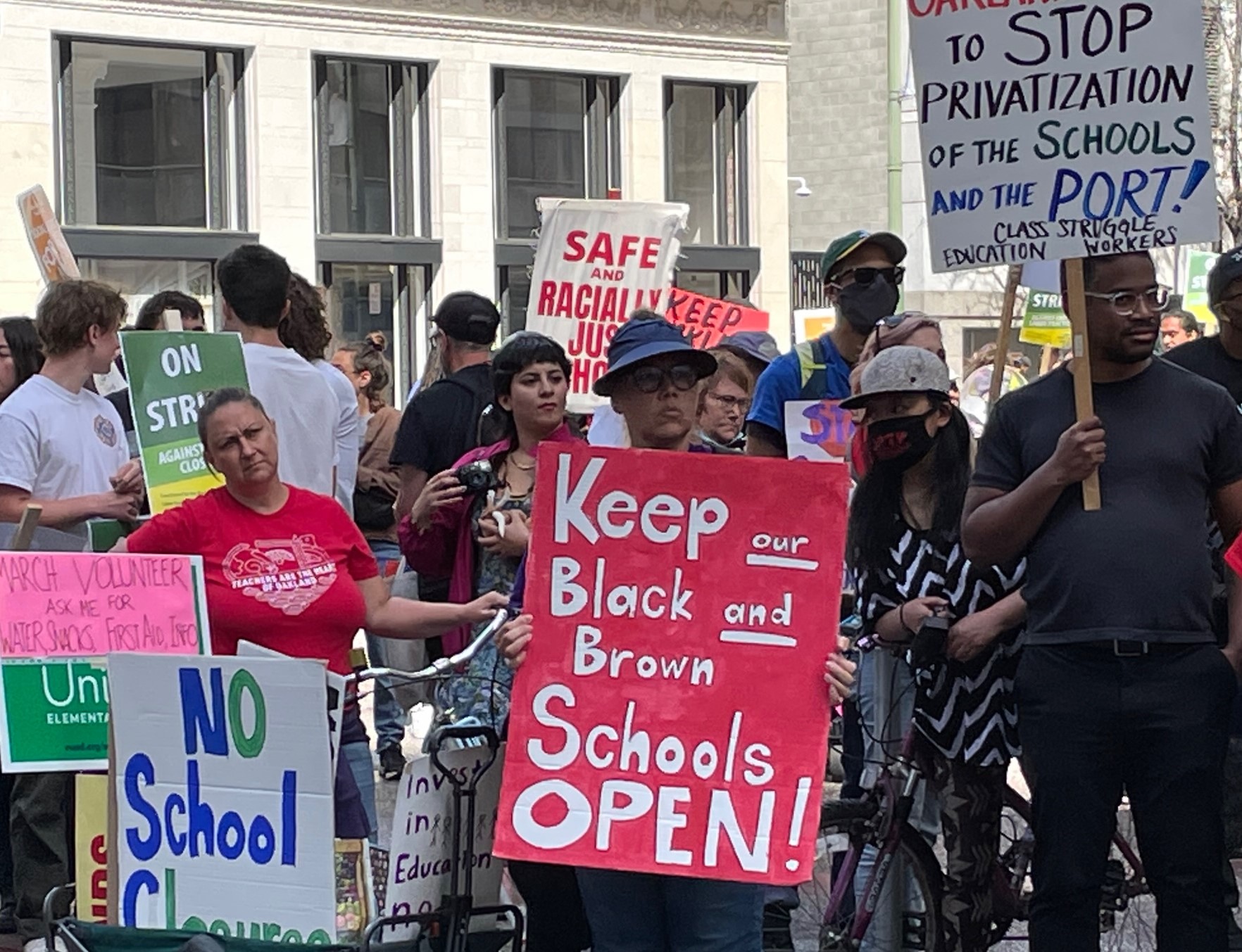 Students back teachers in one day strike in Oakland – People's World