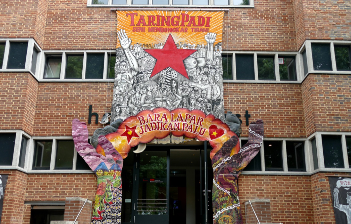 Collectivizing and yanking art out of its commodified prison: The ...