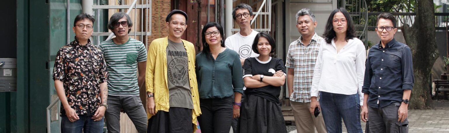 Collectivizing and yanking art out of its commodified prison: The ...