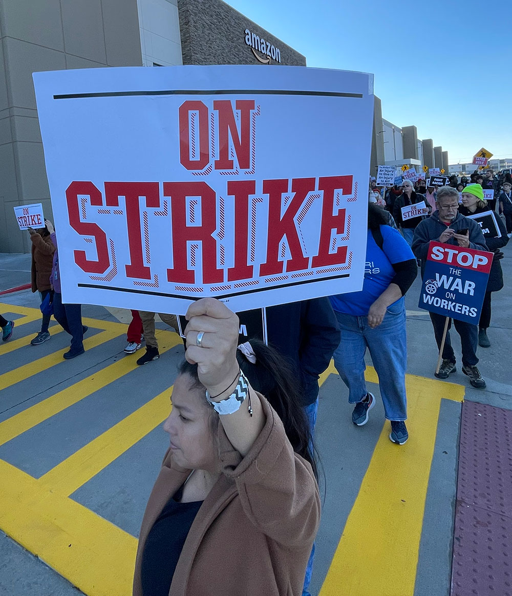 Missouri workers join worldwide strike against Amazon – People's World