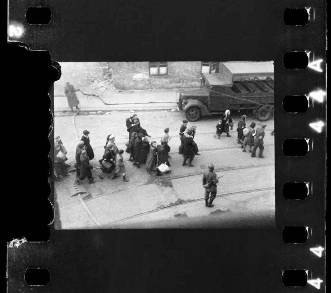 The 1943 Warsaw Ghetto Uprising: After 80 years, new photographs emerge ...