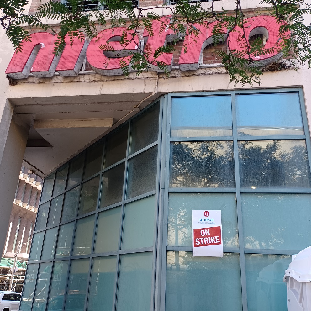 Toronto grocery workers strike for living wage, turning down union ...