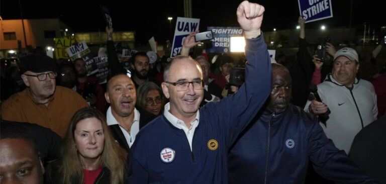 Auto workers launch historic strike against Detroit’s Big Three ...