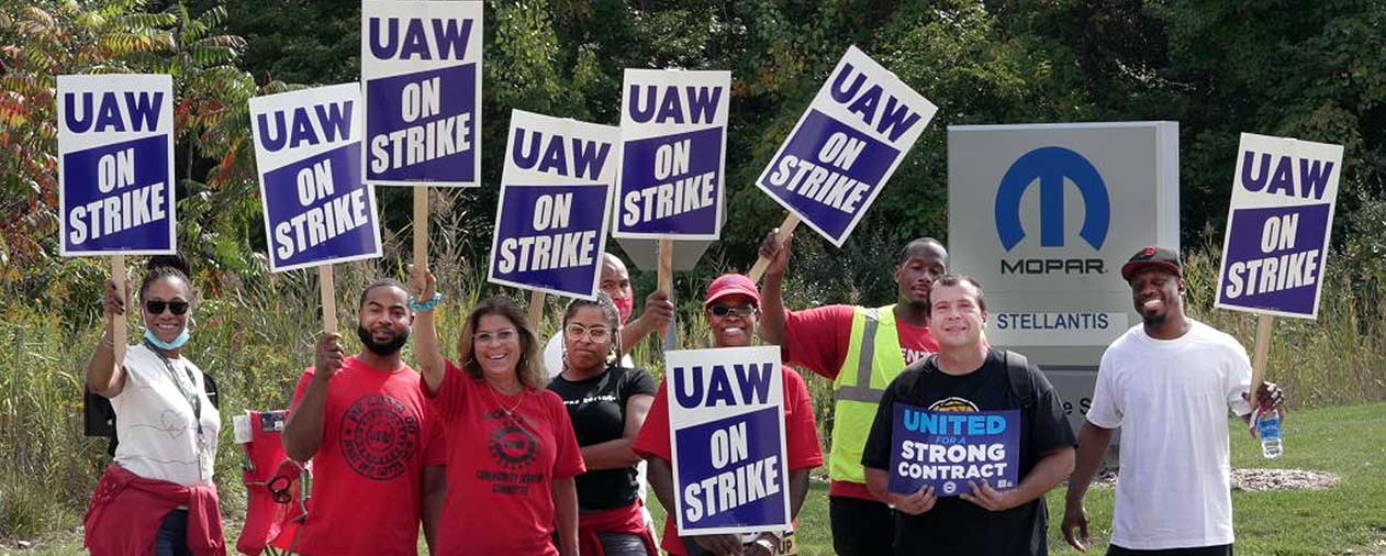 Record national strike wave swells as 300,000 hit the picket lines ...