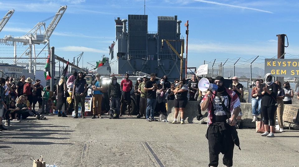 Oakland activists blockade port, delaying U.S. weapons cargo bound for ...