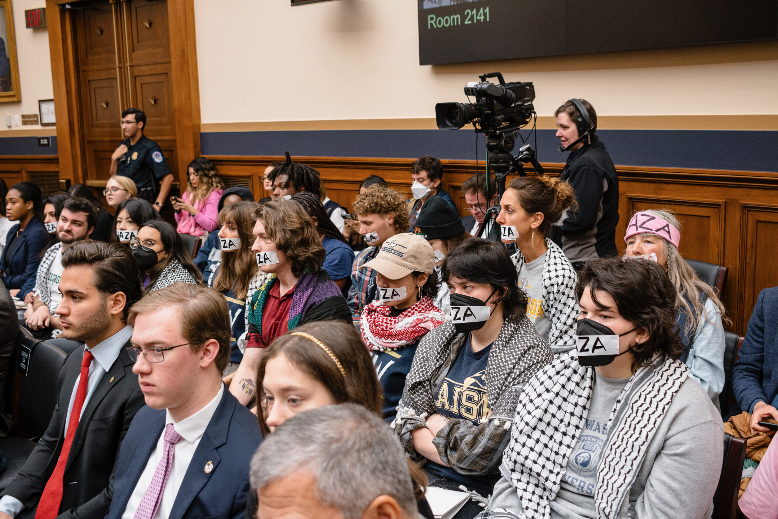 Student supporters of a ceasefire crash House Judiciary Committee ...