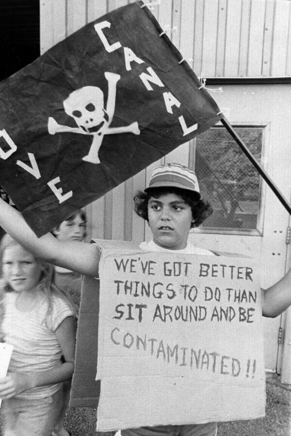 ‘Poisoned Ground: The Tragedy at Love Canal’ – People's World