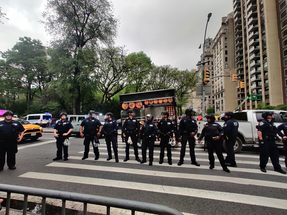 N.Y. ceasefire protests face violent attacks as celebrities party ...