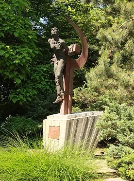 Canada’s latest Nazi scandal: ‘Victims of Communism Memorial’ filled ...