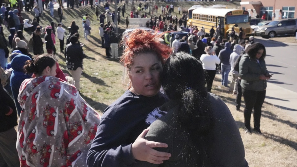 Nashville school shooting one day after Trump closes Office of Gun ...