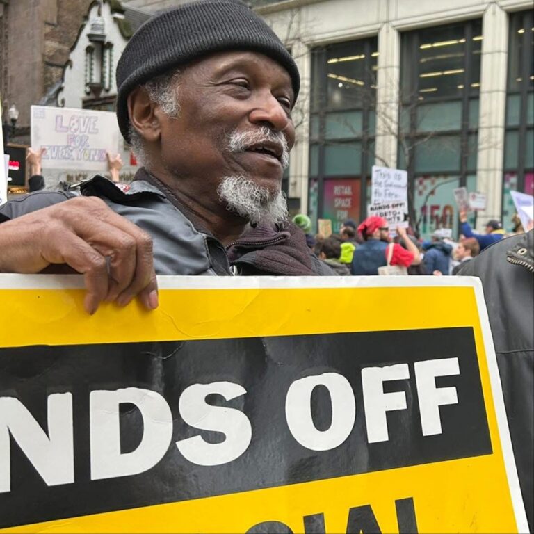 Hands Off protest draws 30,000 in Chicago – People's World