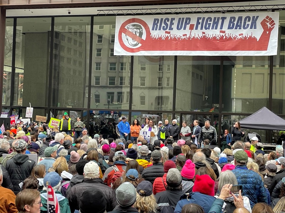 Hands Off protest draws 30,000 in Chicago – People's World