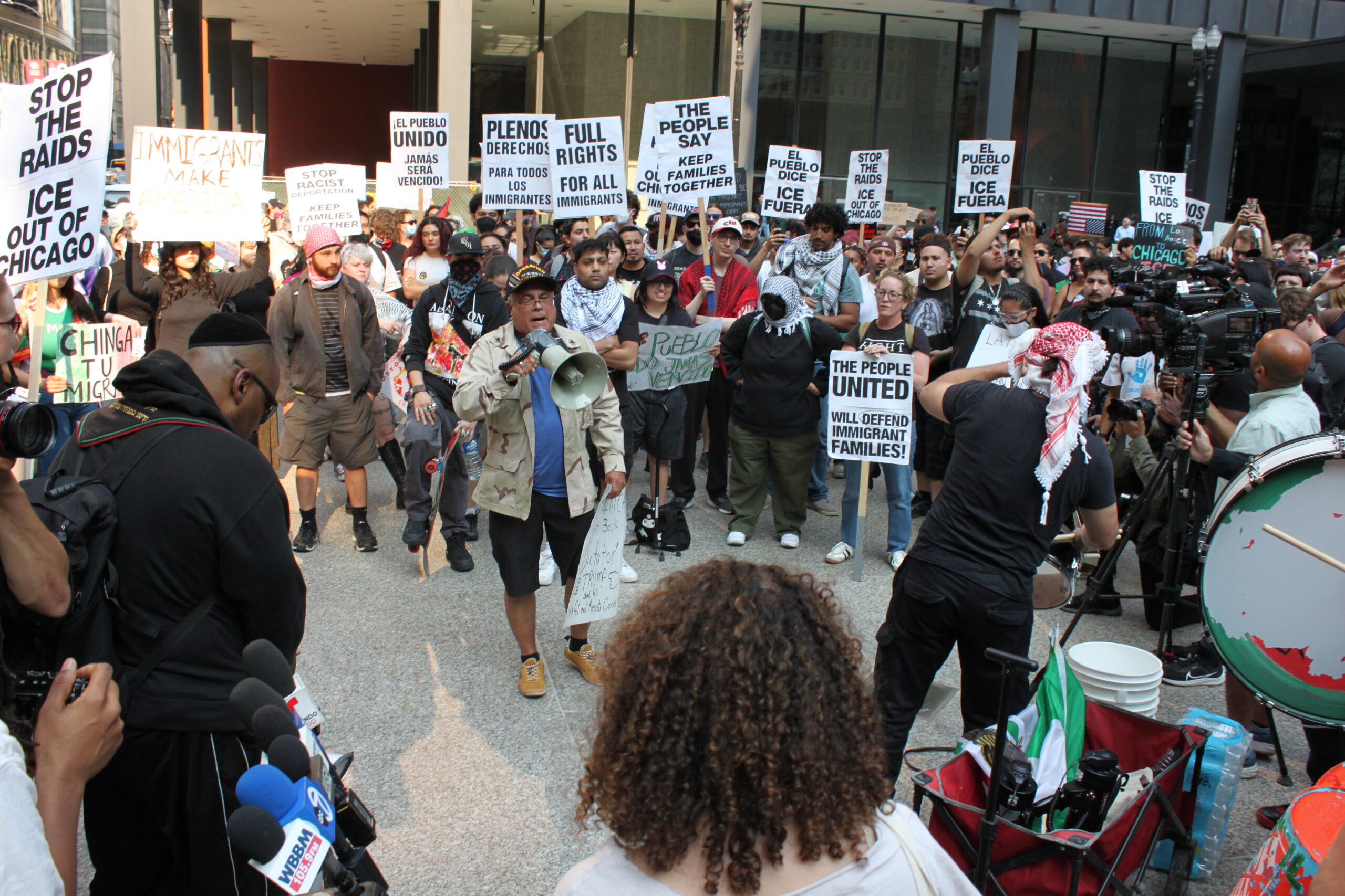 Tens of thousands march in Chicago against ICE raids – People's World