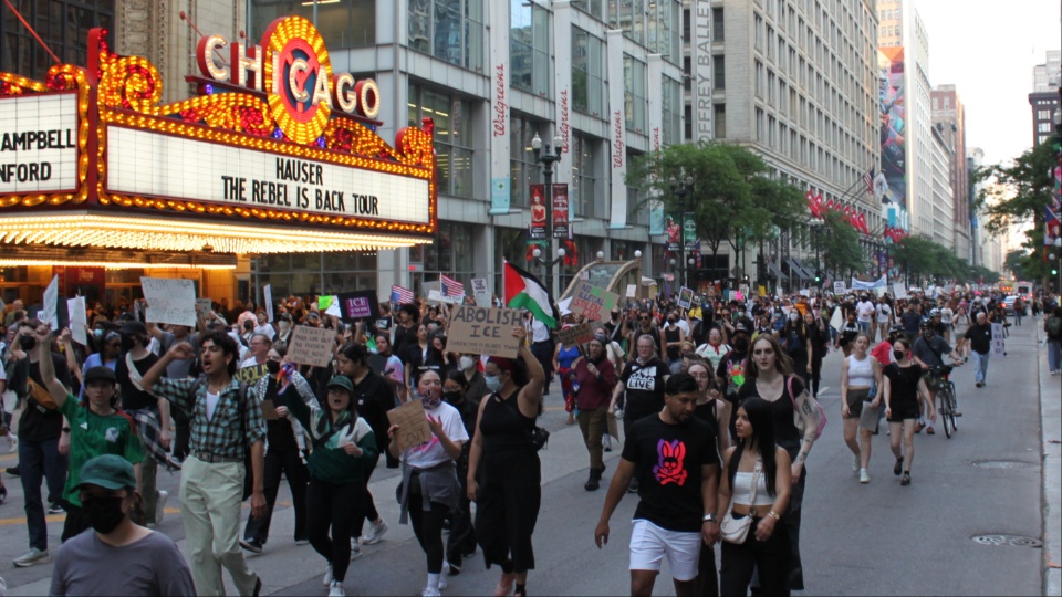 Tens of thousands march in Chicago against ICE raids – People's World