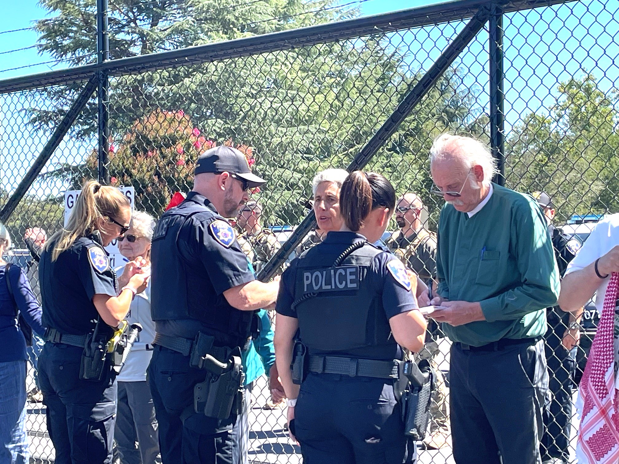 Nuclear weapon opponents gather at Livermore Lab to declare: ‘Never ...