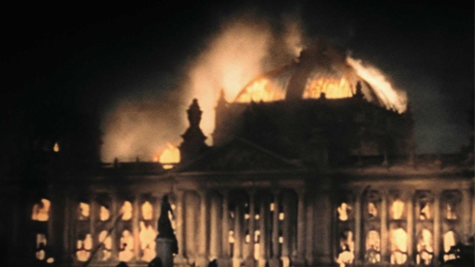 Daily Worker 1933: Reichstag burns; Nazis blame Communists and radical ...