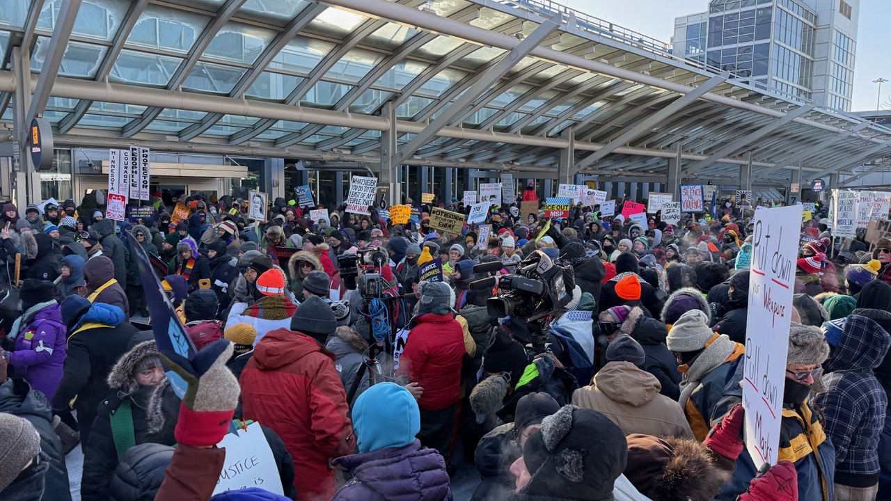 Minnesota General Strike unites labor and community against ICE ...